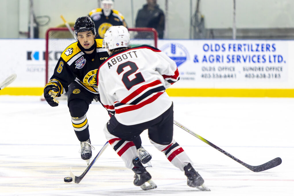 Player Spotlight: Sean Richards | Olds Grizzlys